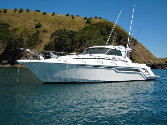 Rayglass 4000 Legend - R Marine Flagship